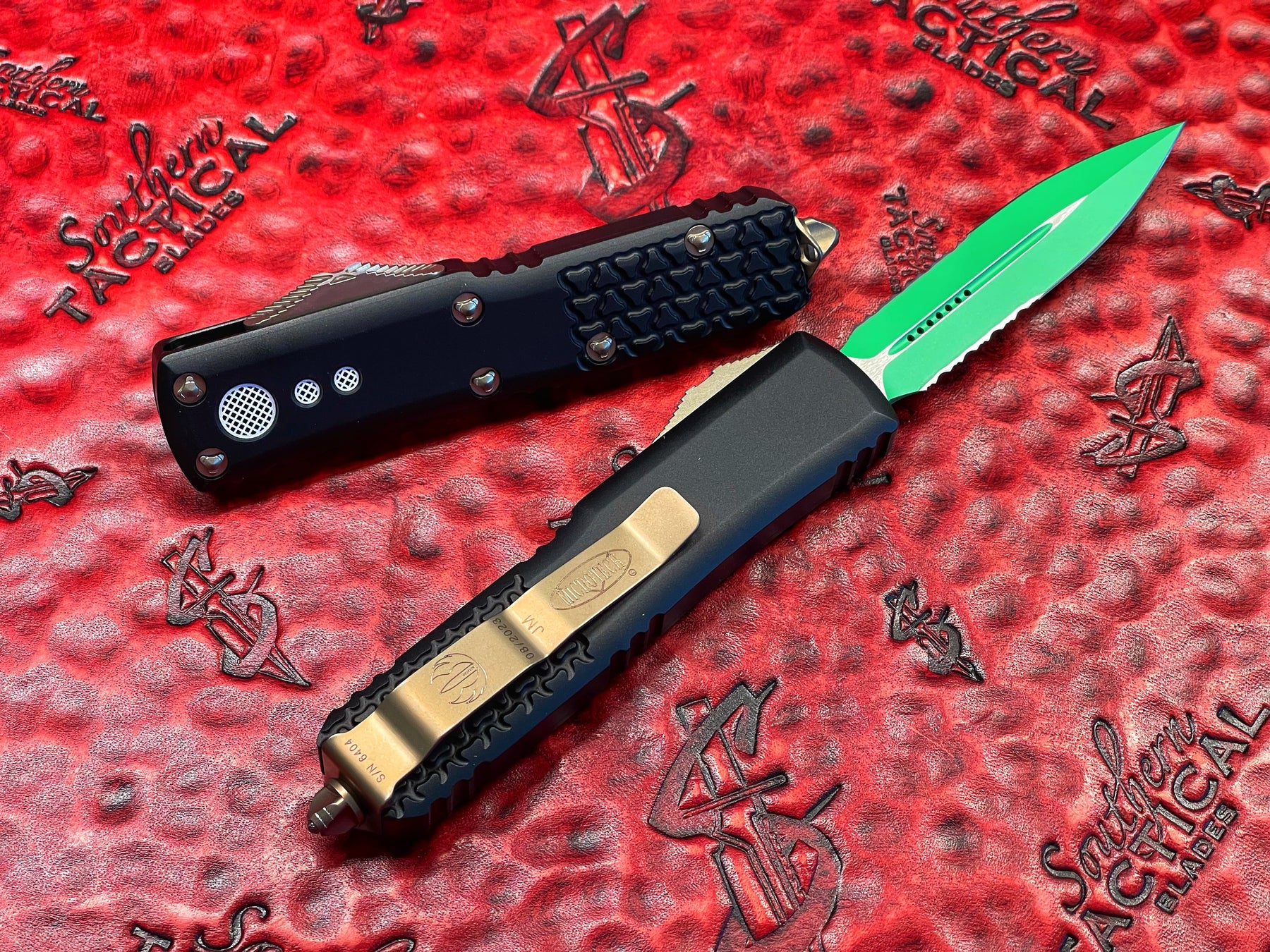 Microtech UTX-85 Jedi Master D/E Green Part Serrated OTF Knife